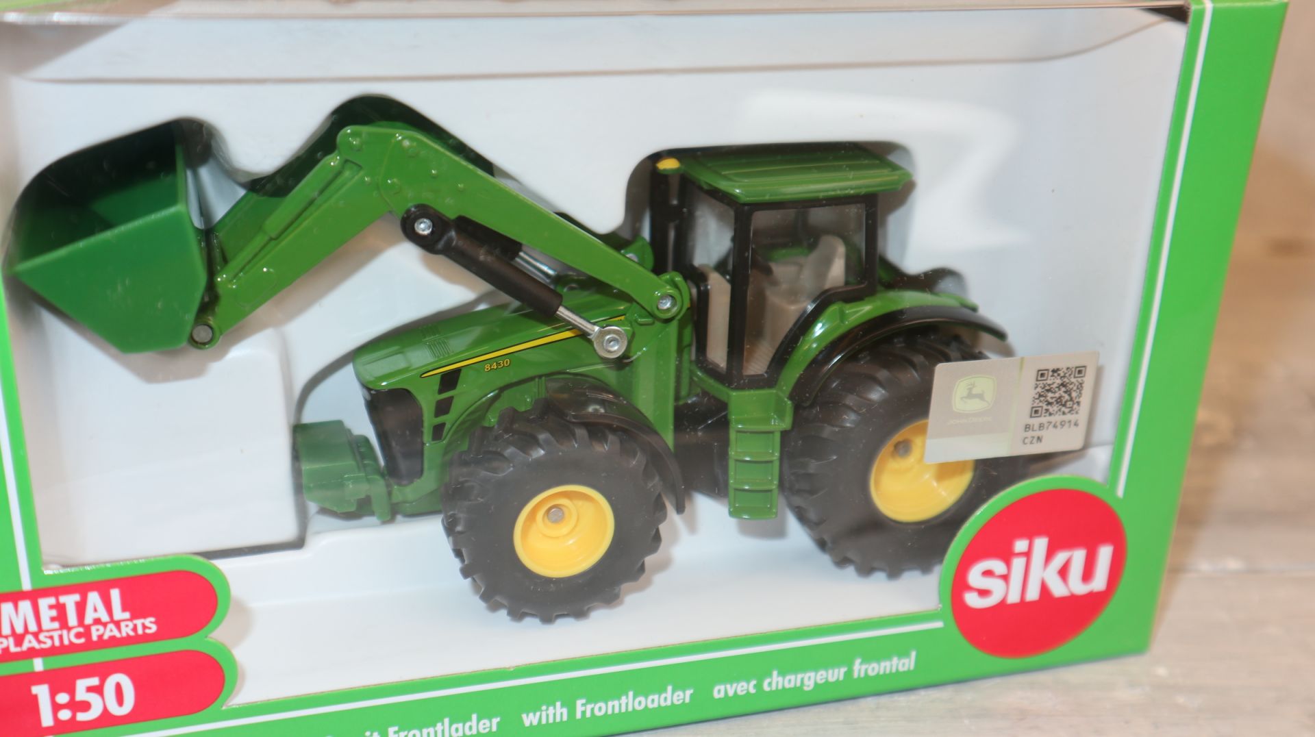 Siku 1982 in 1:50, John Deere 8430 mit Frontlader